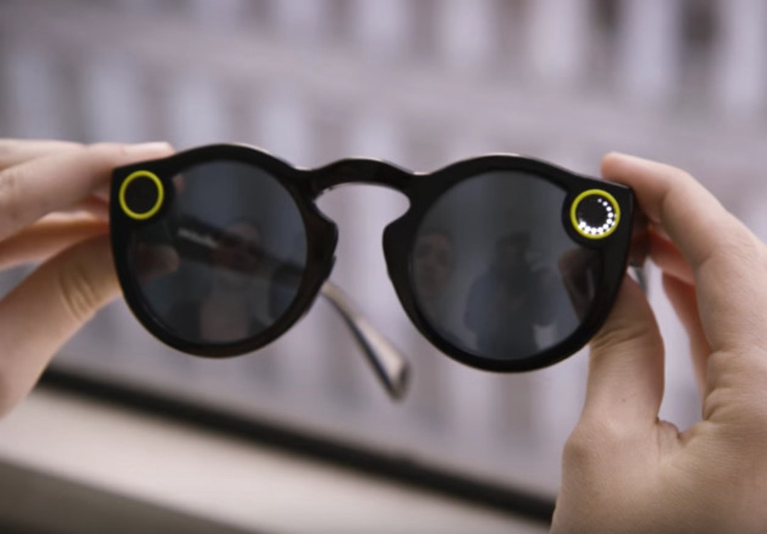 Video shows how Snapchat's smart sunglasses work