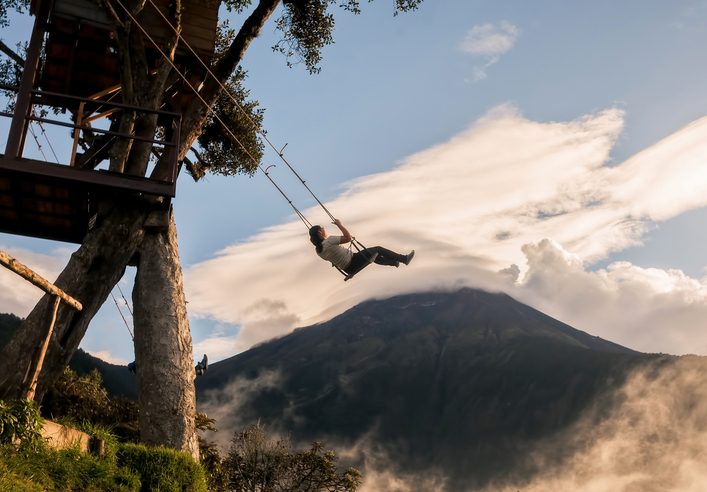 China has a swing on 1,000-foot high cliff edge | Travel News | Inshorts