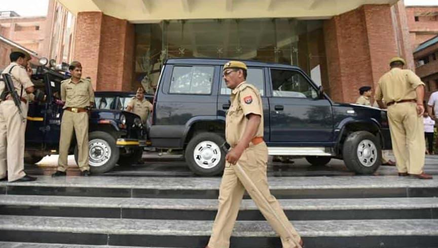 Cops fail to recognise DGP's car, suspended for 'indiscipline'