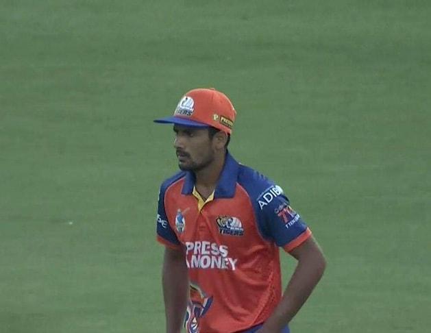 Pak bowler takes 4 wkts in 4 balls, bowls 1st ever maiden T10 over ...
