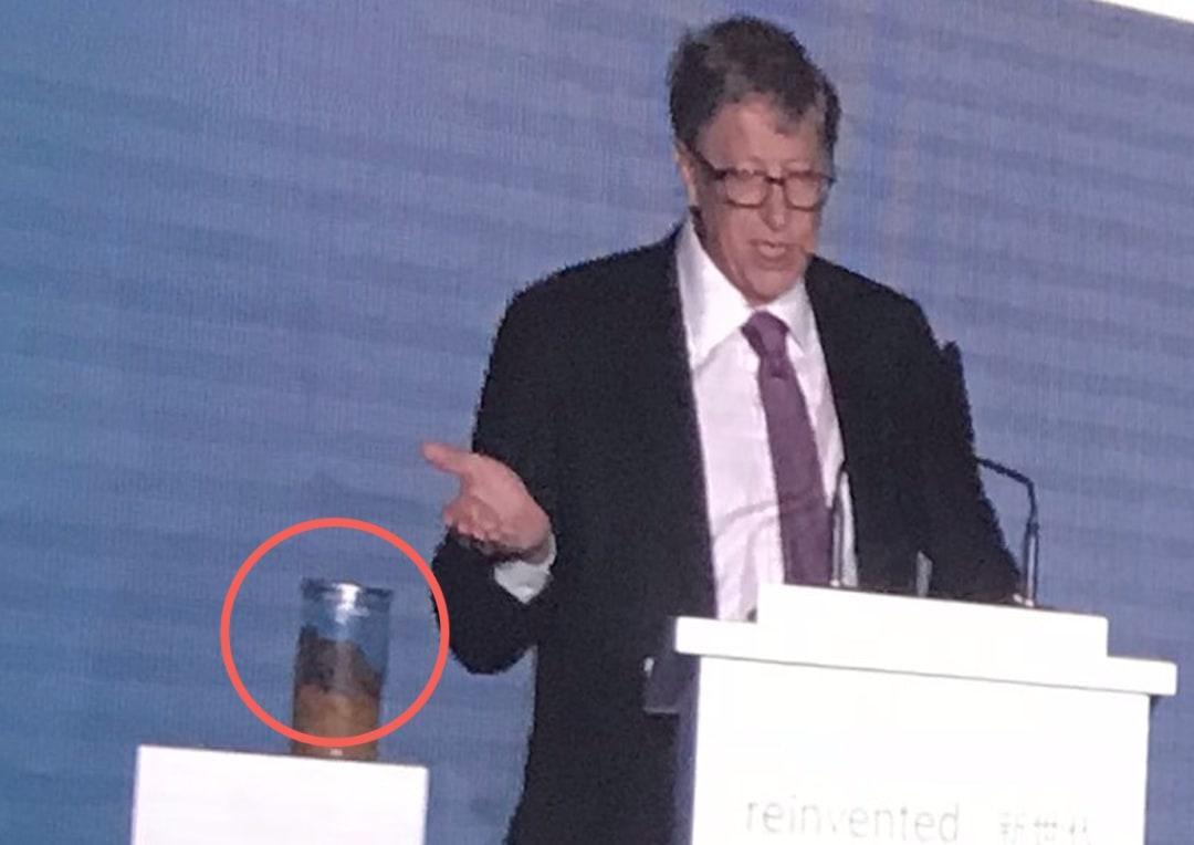 Bill Gates holds jar with poop at event to raise toilet awareness ...