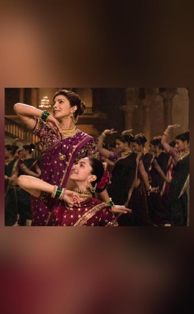 Priyanka, Deepika dance to 'Pinga' at Priyanka's reception ...
