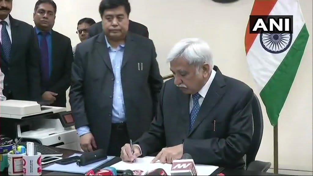 Sunil Arora takes charge as new Chief Election Commissioner | National ...