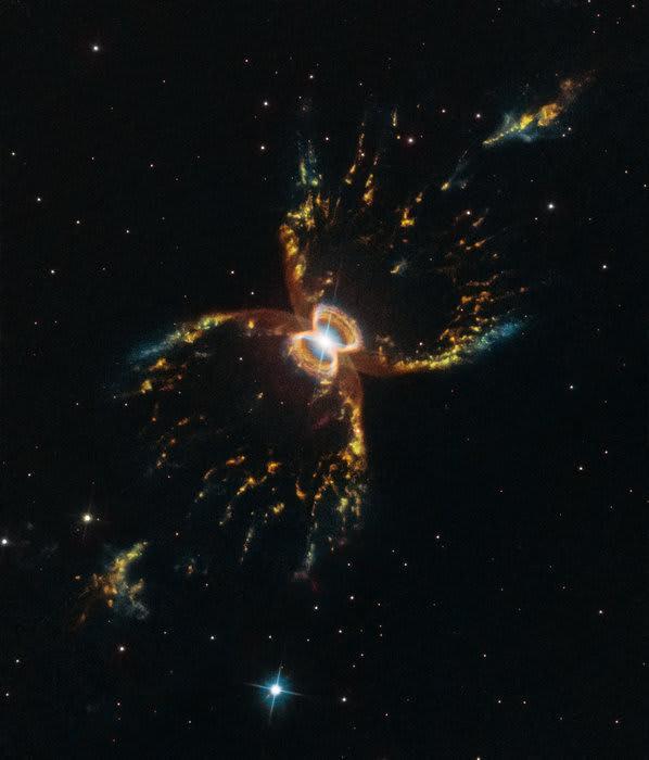 'Hourglass' nebula pic marks 29 years of Hubble Telescope